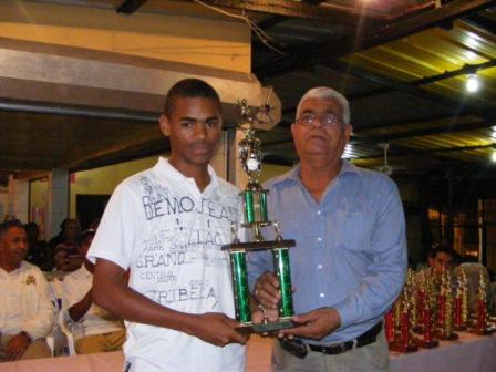 LIGA DEPORTIVA ANTERA MOTA PREMIA ATLETAS SOBRESALIENTES - Puerto Plata ...