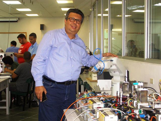 Estudiantes de Ingeniería del recinto de UTESA en PP visitan parque ...
